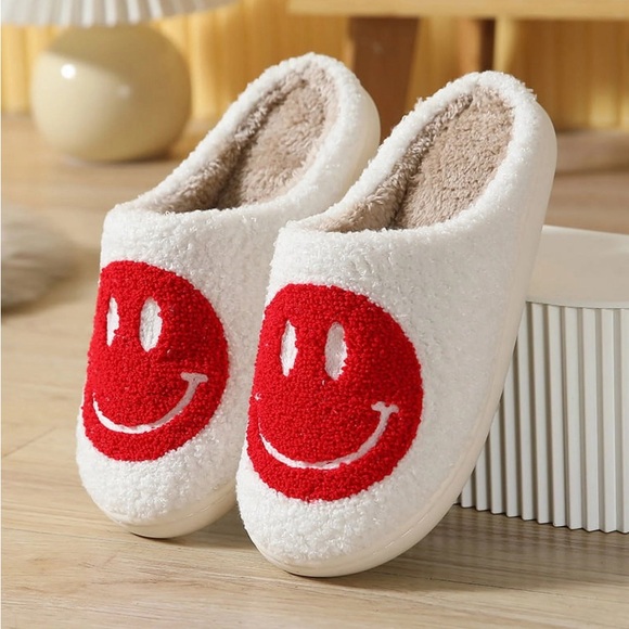 PacificPlex | Shoes | Nwt Fuzzy Retro Smiley Face Slippers | Poshmark